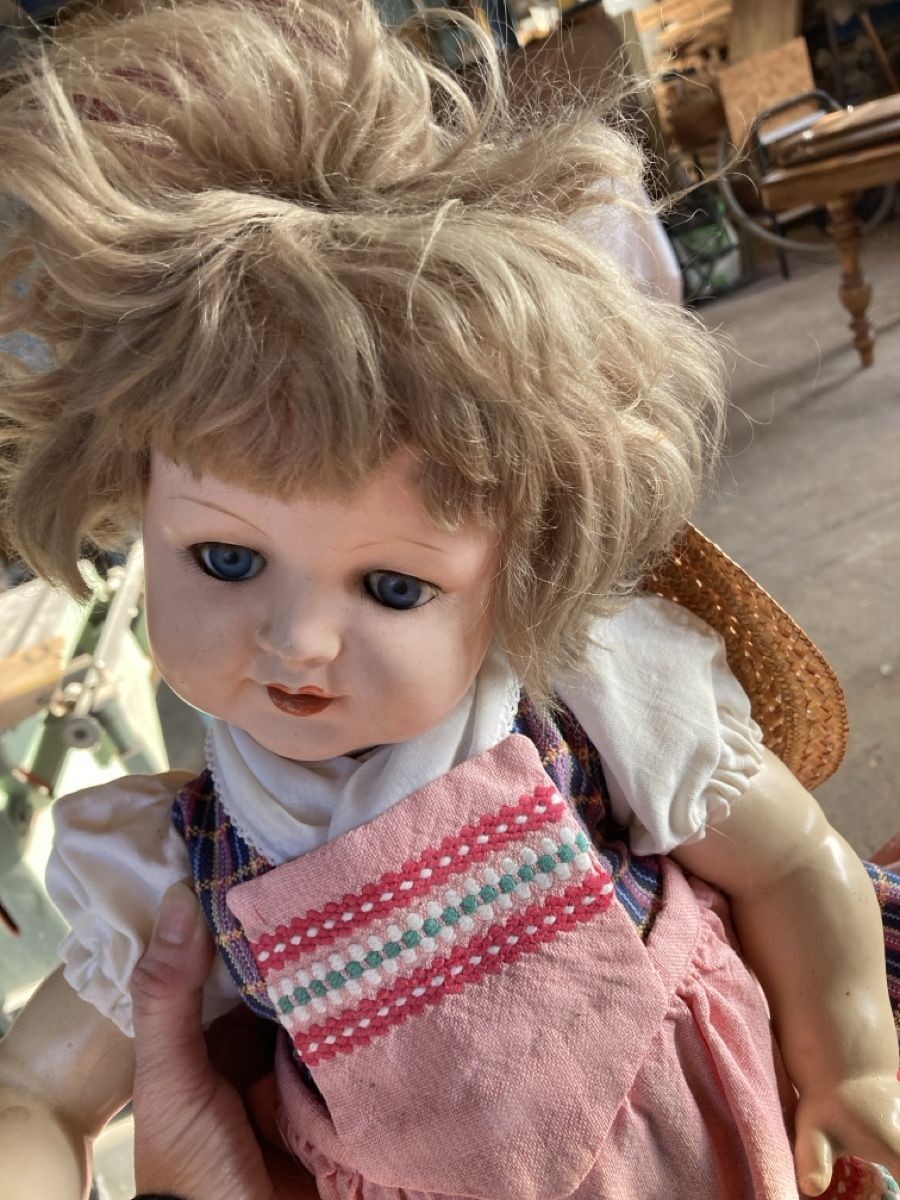 Poupée ancienne de collection, yeux bleus et chapeau 🎀🎁🎈 (D'occasion) à ...