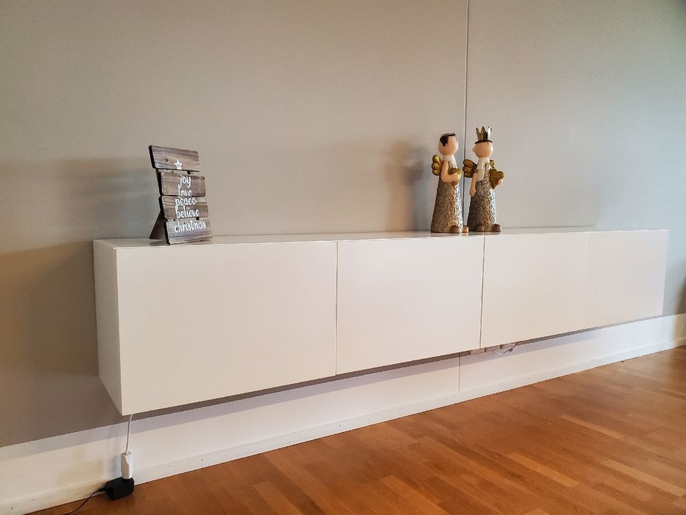 Weisses Sideboard - hängend - muss bis 14.01.2024 abgeholt w | Kaufen ...