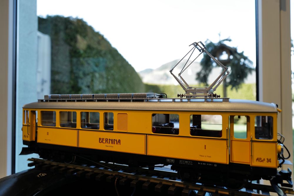 LGB RHB BERNINABAHN TRIEBWAGEN ABE 4/4 34 GELB inkl. Wagen | Comprare ...