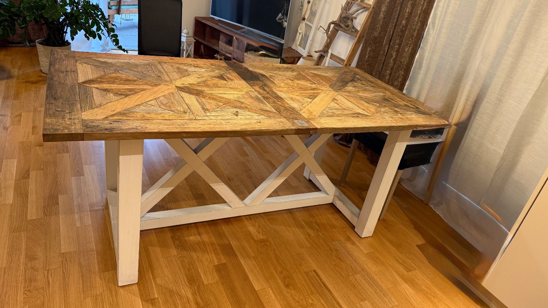 Massivholz Esstisch Riviera Maison, sehr guter Zustand (Gebraucht) in Muhen für CHF 550 – nur ...