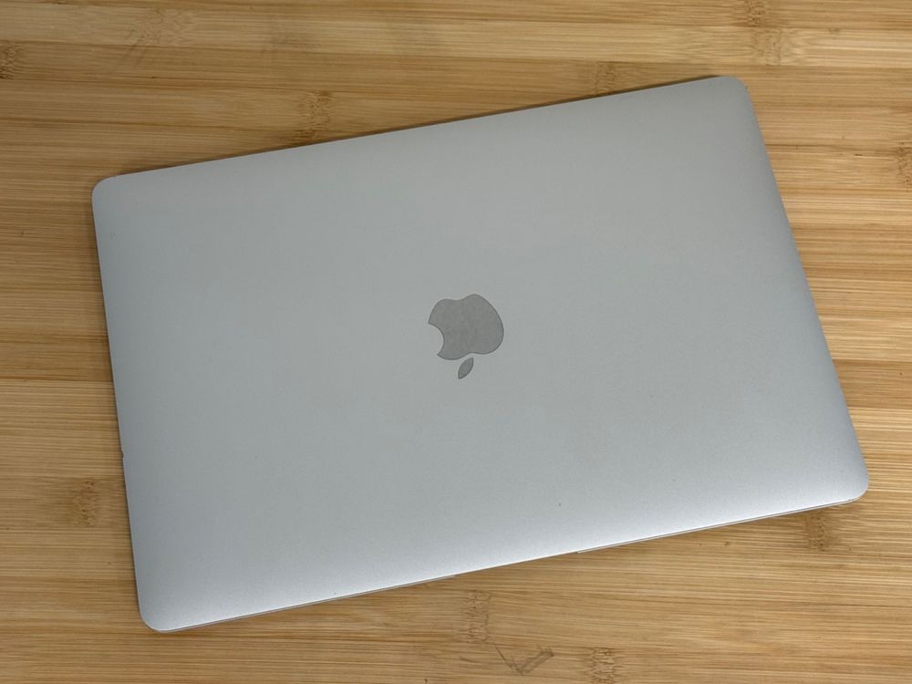 Apple MacBook Air 13 Zoll, M1, 256GB, 8GB, Silber (Gebraucht) in Teufen ...