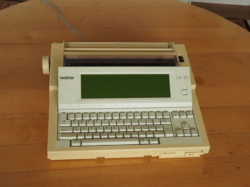 Elek. Schreibmaschine brother LW-30 | Acheter sur Ricardo