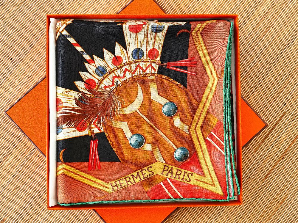 🇫🇷 Hermès Paris Tuch COSMOGONIE APACHE NEU mit Box & Bag (Neu und ...