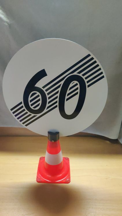 Straßenschild 60 Metall mit Kegel (Gebraucht) in Meilen für CHF 28 ...