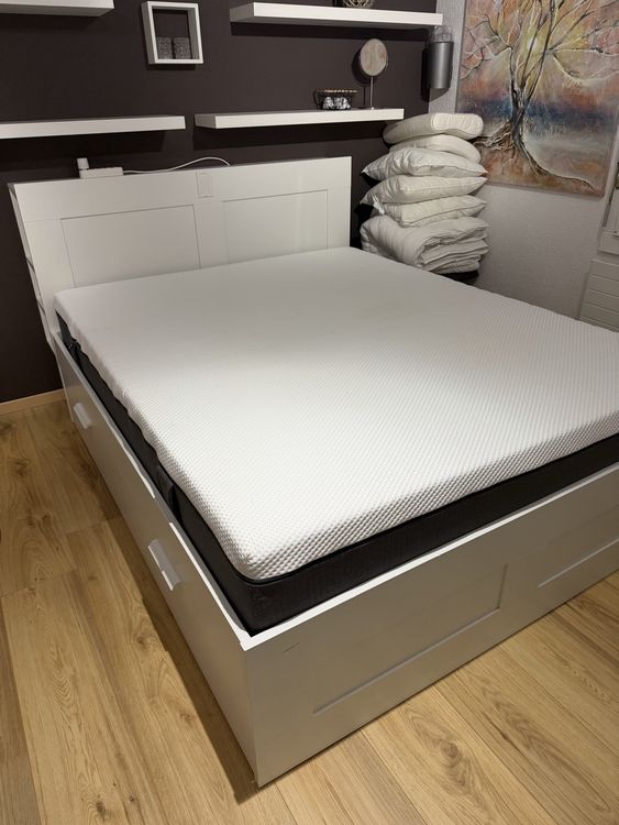 Wunderschne Brimnes Bett Mit Kopfteil Fotos