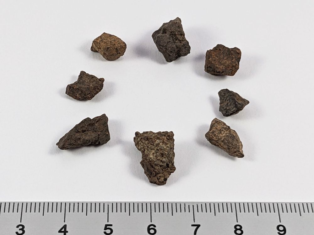 NWA Meteorit 8 kleine Stk. ca.6 Gramm (Neu und originalverpackt) in Meilen für CHF 12 – mit ...