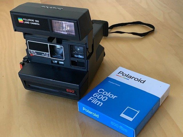 Polaroid 600 Kamera mit neuem Film (Polaroid 650) (Gebraucht) in Wikon ...
