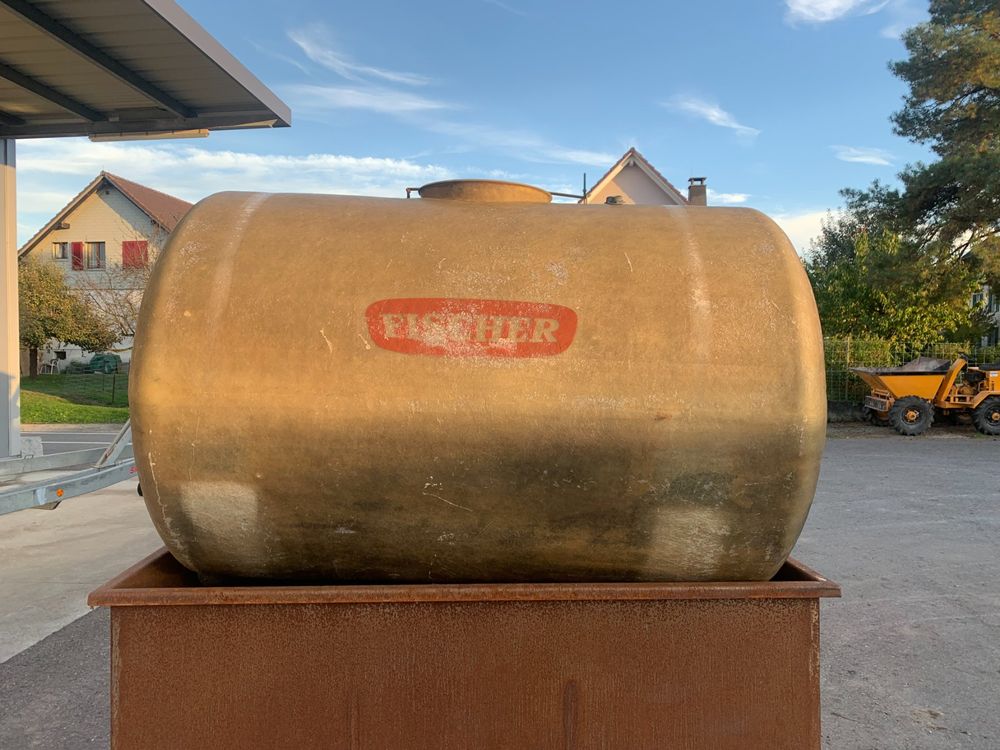 Wassertank, Tränkebecken, Feldspritze Fischer Traktor (Gebraucht) in ...
