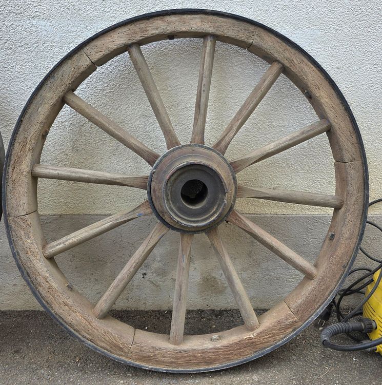 Wagenrad alt 2Stück (Gebraucht) in Zunzgen für CHF 20 – nur Abholung auf Ricardo kaufen