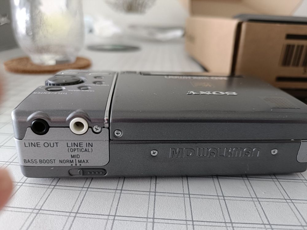 Vintage Sony Minidisc Walkman MZ-R3 und drei Minidiscs (Gebraucht) in ...