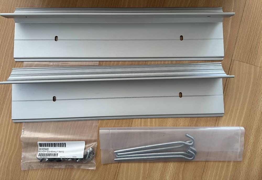 Thule 3200 Adapter Markise für Trafic / Vivaro etc. (Gebraucht) in ...