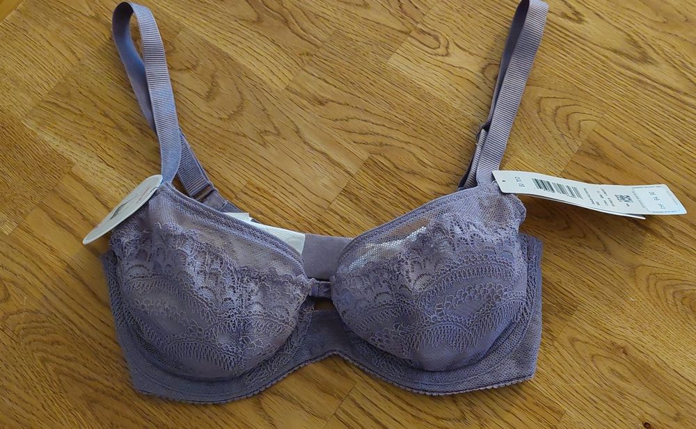 Neuer wunderschöner Triumph BH Gr. 70D spitze in zartem lila (Neu und originalverpackt) in ...