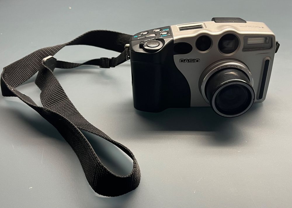 Casio QV-3000EX Digitalkamera 3.3 MP + Pentax 105-R Analog-K (Gebraucht ...
