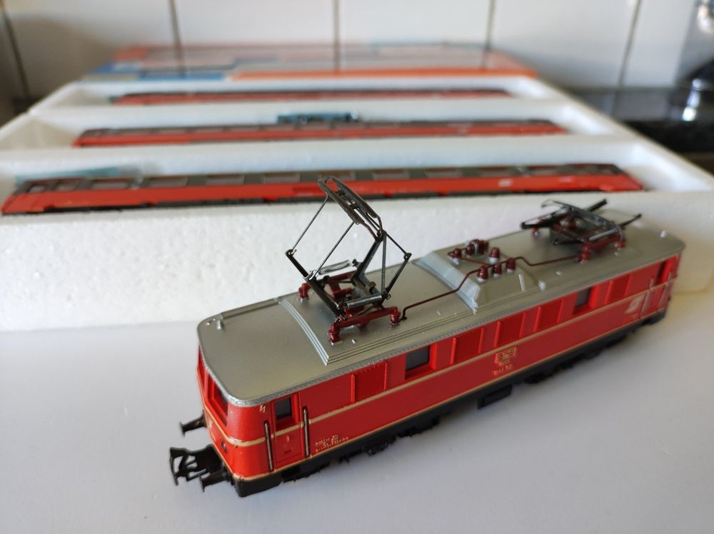 6-teiliger Schnellzug der öBB, BR 1141, Lok-Nr. 1141.02 (Neu und ...