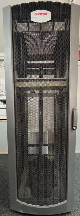 Compaq 19“ Rack (Gebraucht) in Niederdorf für CHF 5 – nur Abholung auf ...