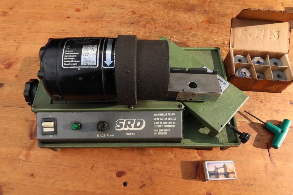Bohrer-Schleifmaschine SRD DGN 80-85 Made in Germany , 220V (Gebraucht ...