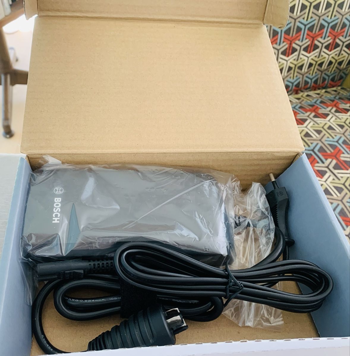 Chargeur Bosch eBike Compact 100-240V - État Neuf! (Neu (gemäss ...