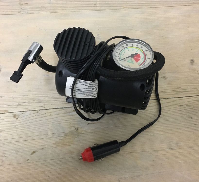 Kleiner Kompressor 12V für Auto (Gebraucht) in Luzern für CHF 3 – nur ...