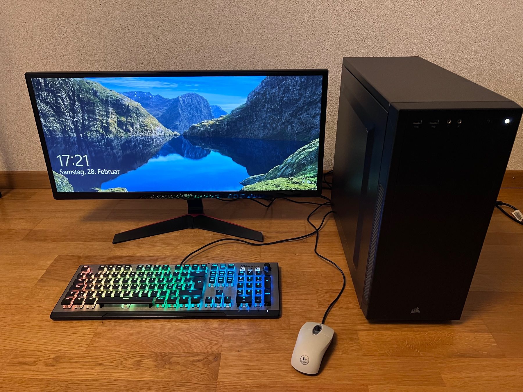Gaming PC mit RTX2700, Roccat Vulcan 120 AIMO, Bildschirm (Gebraucht ...