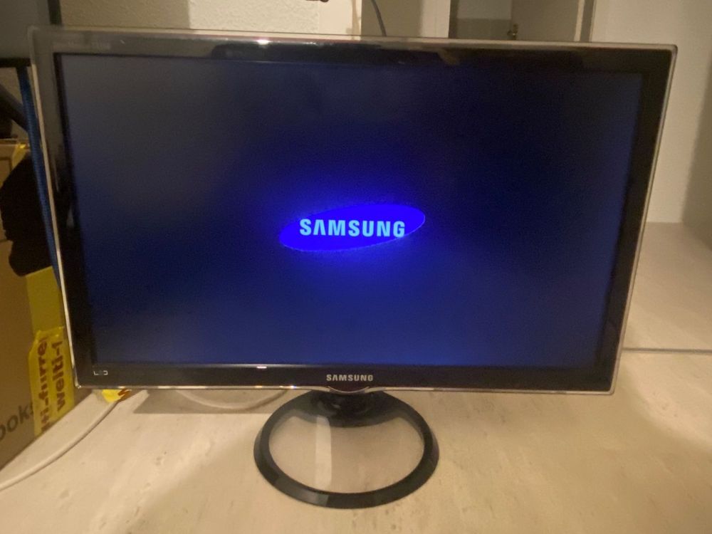 Samsung T24A550 24 Zoll Monitor (Gebraucht) in Egg für CHF 26 – mit ...
