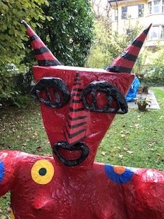 Original Thonet Sessel verwandelt in Teufel aus Papiermachée (Gebraucht ...