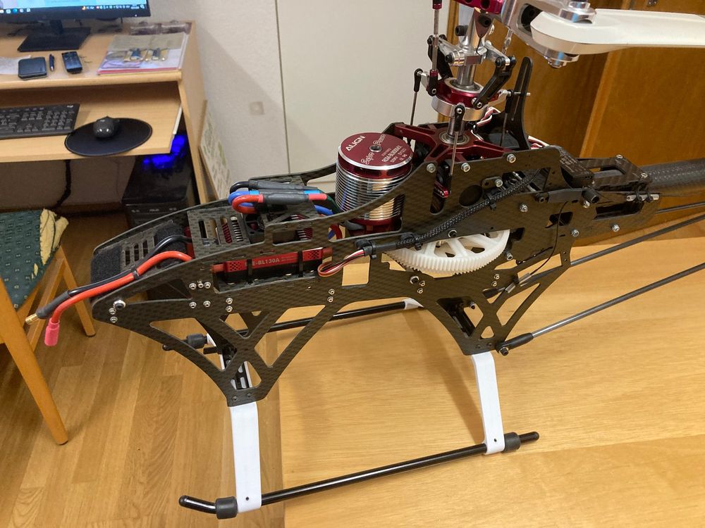 RC Heli Spezial 750-er (Gebraucht) in Münchringen für CHF 299 – nur ...