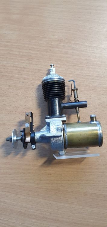 Modellmotor Eisfeld 7.6 ccm Benzin (Neu (gemäss Beschreibung)) in ...
