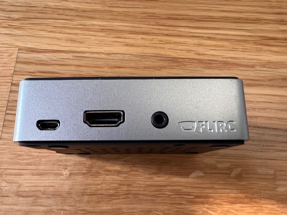 Raspberry Pi 3 Model B v1.2 mit FLIRC Case (Gebraucht) in Zürich für ...