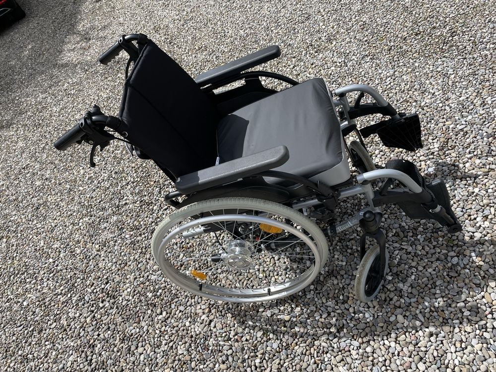 Rollstuhl Breezy Basix2 Sunrise medical (Neu (gemäss Beschreibung)) in ...