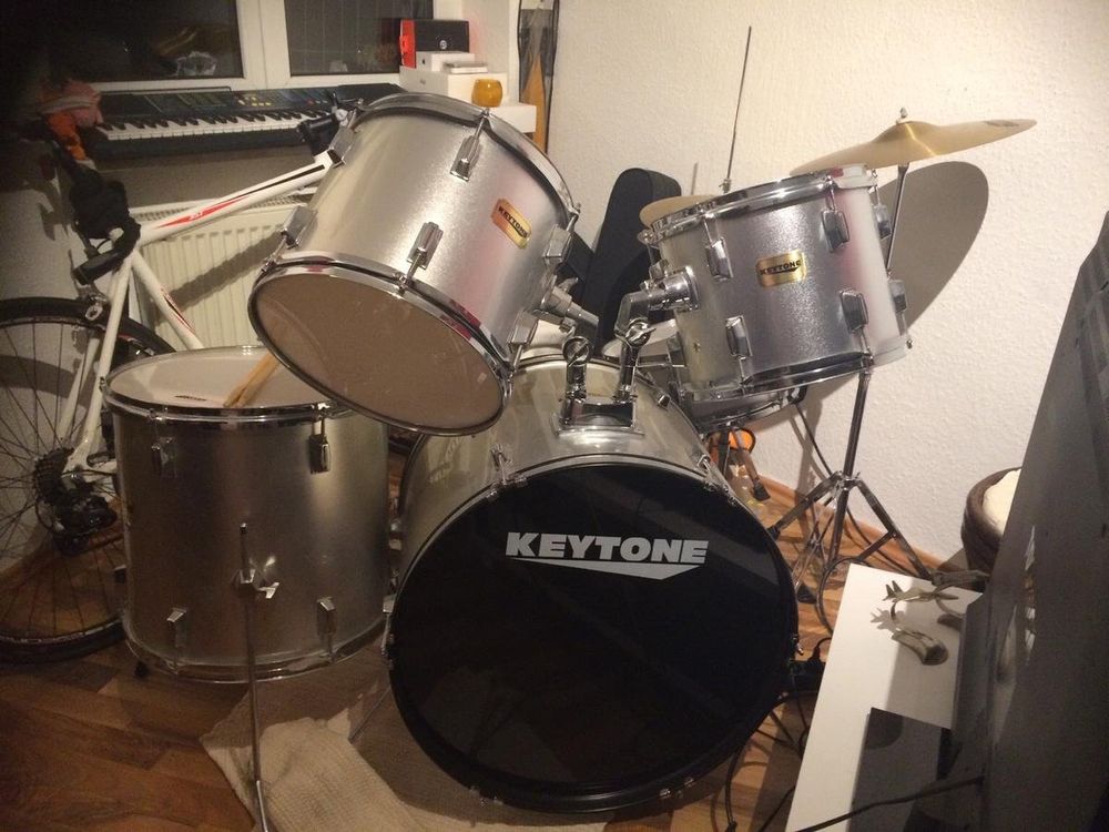 Schlagzeug Drumset Keytone + Drum Tutorial Book | Kaufen auf Ricardo
