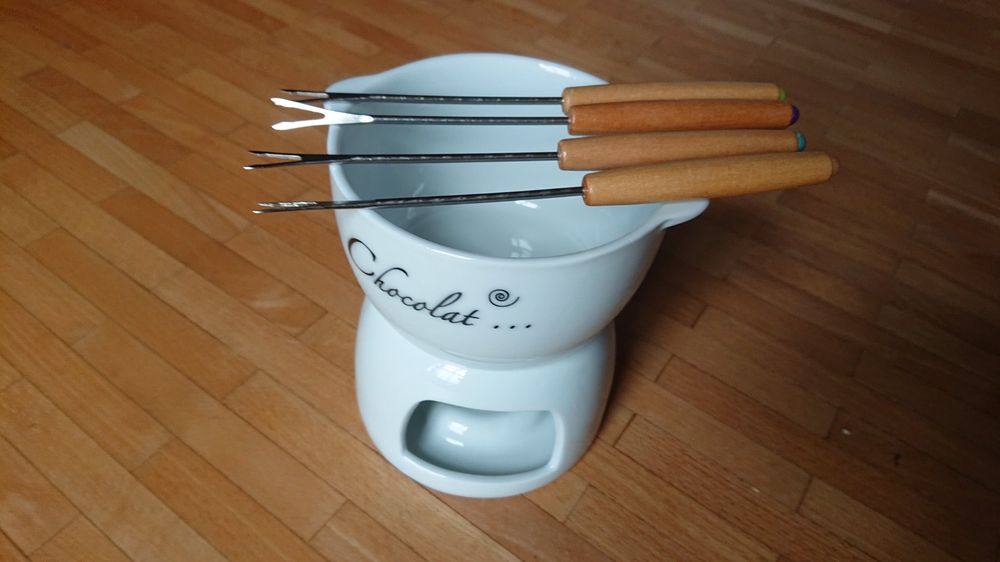 Schoko-Fondue Set | Kaufen auf Ricardo Schoko-Fondue Set | Kaufen auf Ricardo
