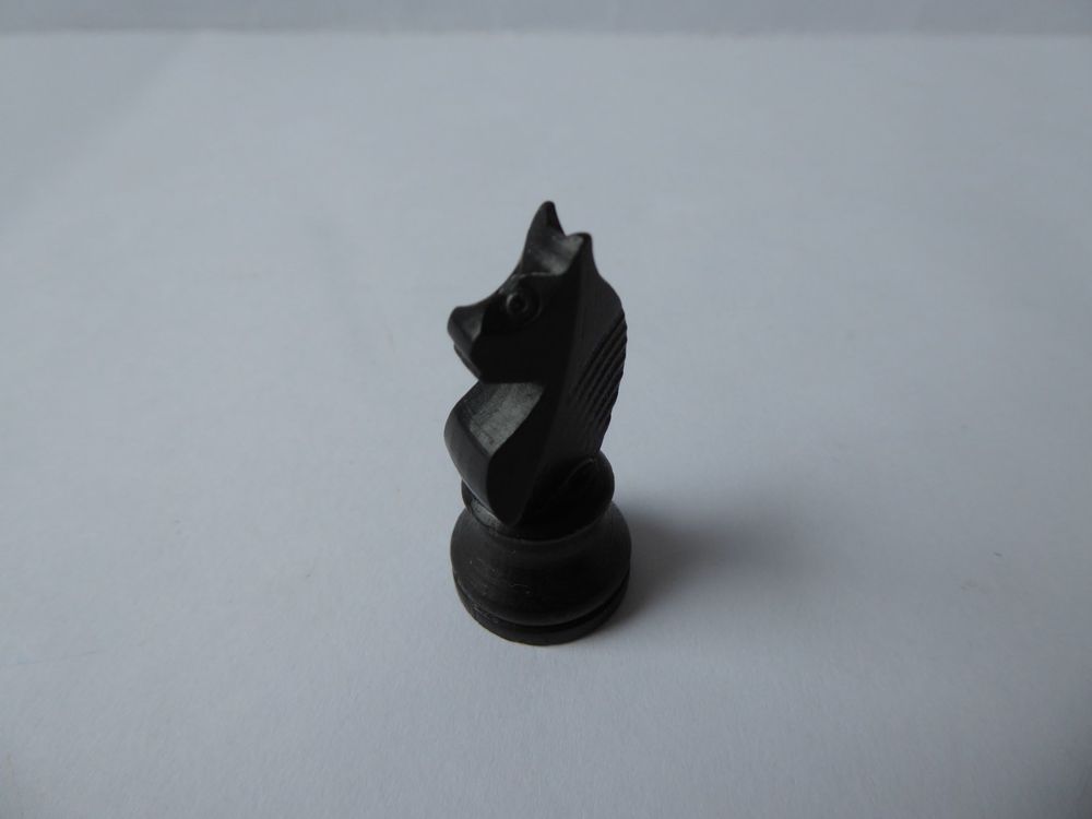 1 Schachfigur Pferd, Staunton ? aus Holz, 1,8 x 3,9cm, antik (Gebraucht ...
