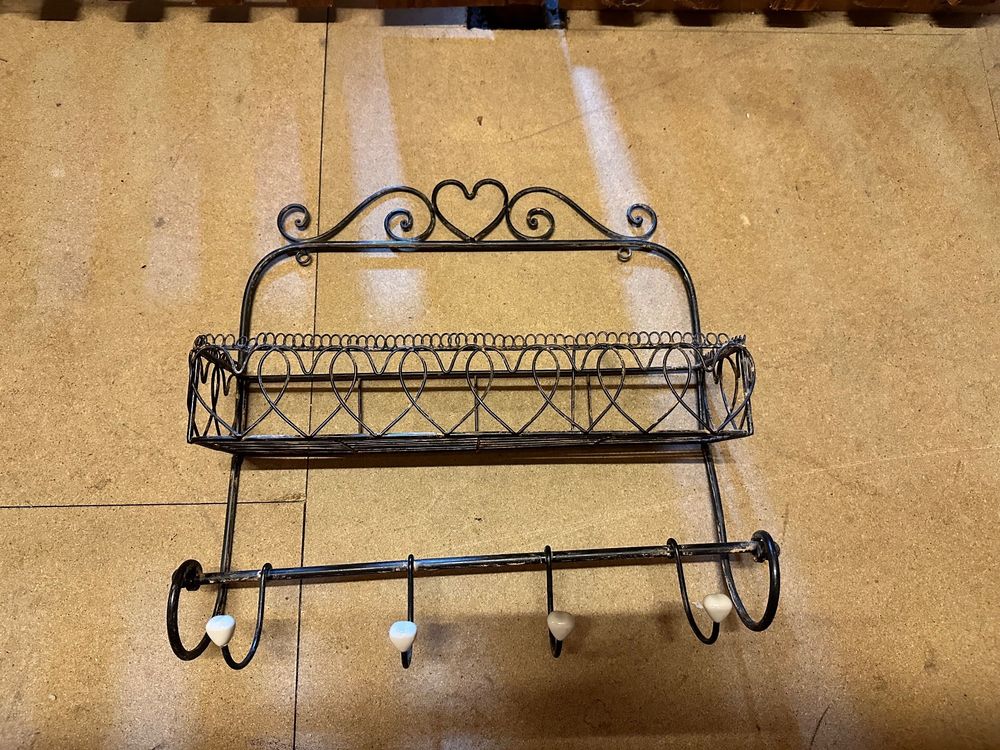 Alles muss weg: Wand-Garderobe (Gebraucht) in für CHF 18 – nur Abholung ...