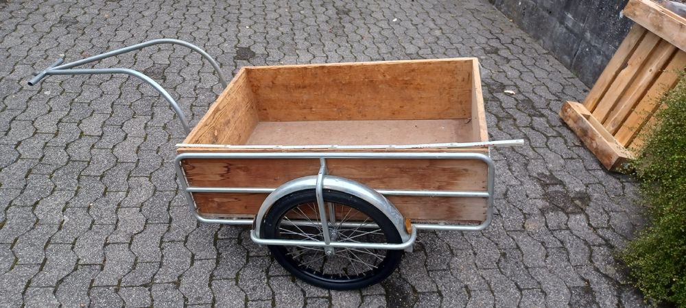 Robuster langer Veloanhänger Mofaanhänger mit Holzaufbau | Kaufen auf ...