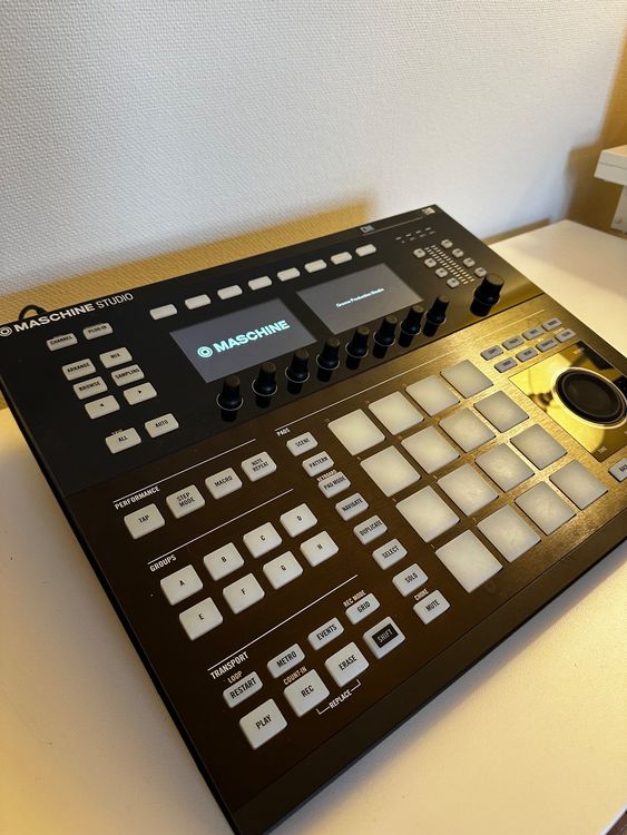 Native Instruments Maschine Studio inkl. Decksaver! (Gebraucht) in ...