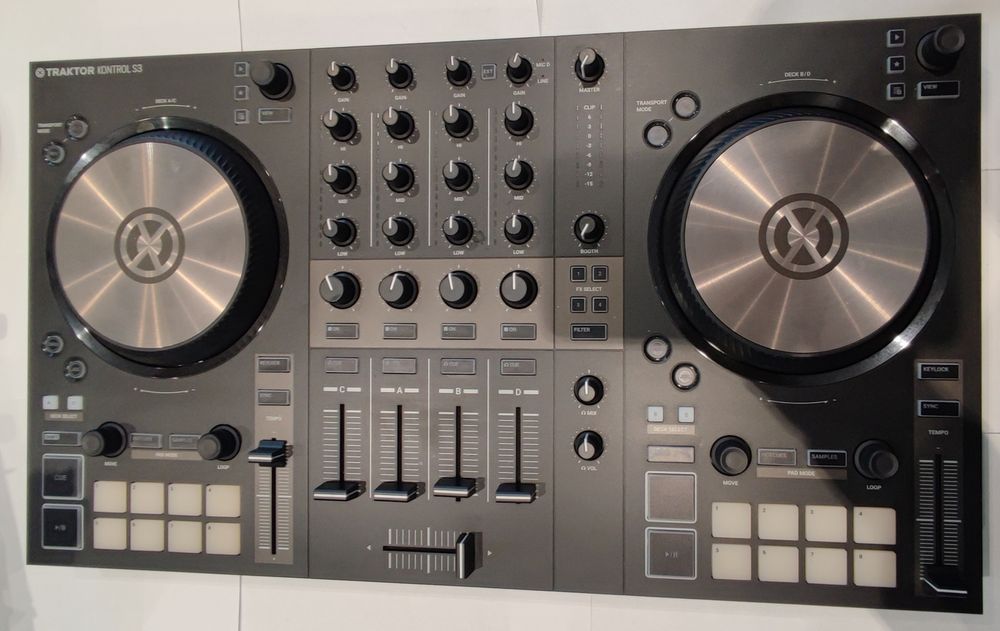 Native Instruments Traktor kontrol s3 DJ Mixer (Gebraucht) in Solothurn ...