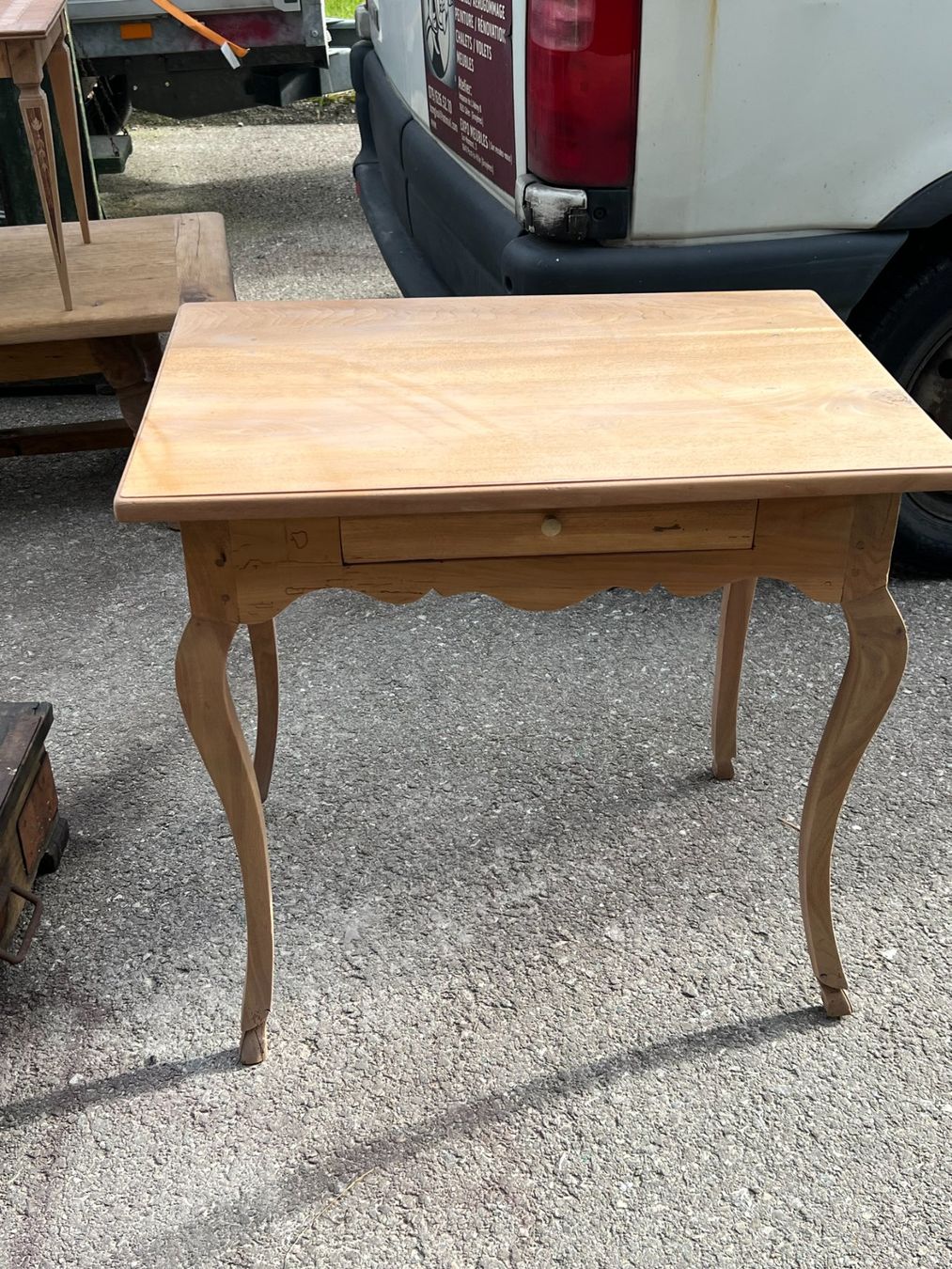 ART 985-D Table d'appoint sablé (D'occasion) à Pont-La-Ville pour CHF ...