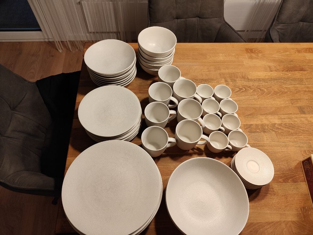 Ca. 48-teiliges Geschirr-Set / Vivo Kermanik | Kaufen auf Ricardo