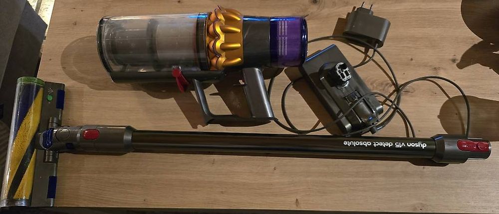 Dyson Staubsauger (Neu (gemäss Beschreibung)) in Ettingen für CHF 480 ...