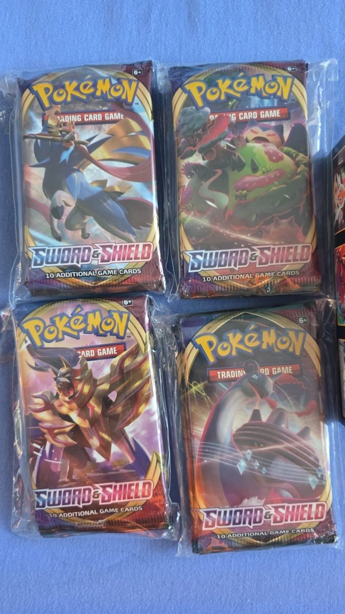 Pokemon Sword and Shield Base Set booster bundle (Neu und ...