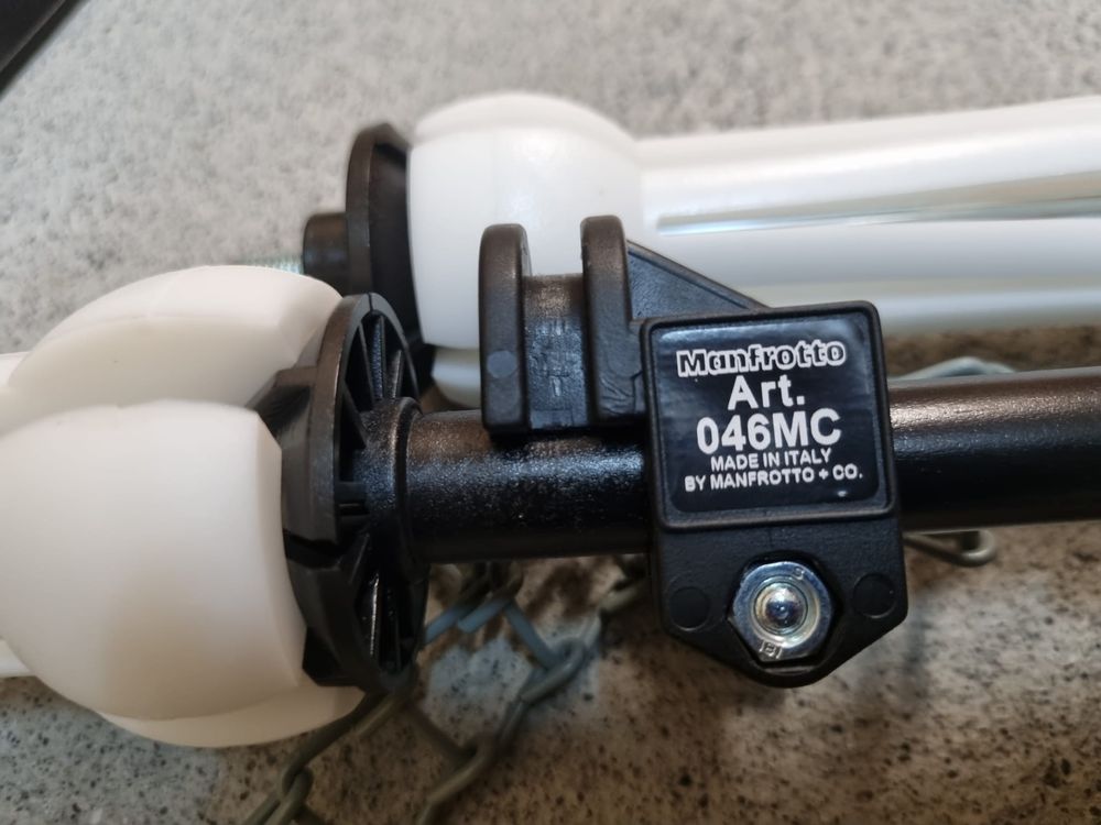 Manfrotto Hintergrundsystem 046MC mit Wandhalterung (Gebraucht) in für ...