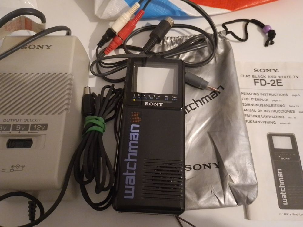 Sony Watchman FD-2E Schwarz/Weiss TV Kult Retro Vintage !!! (Gebraucht ...