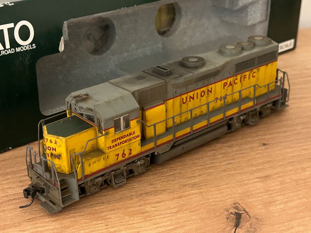 AEMA 101559-1 H0/DCC Digital Kato Union Pacific EMD GP36 762 (Neu ...