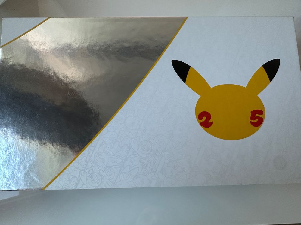 Pokémon 25th Anniversary Celebrations Box | Kaufen auf Ricardo