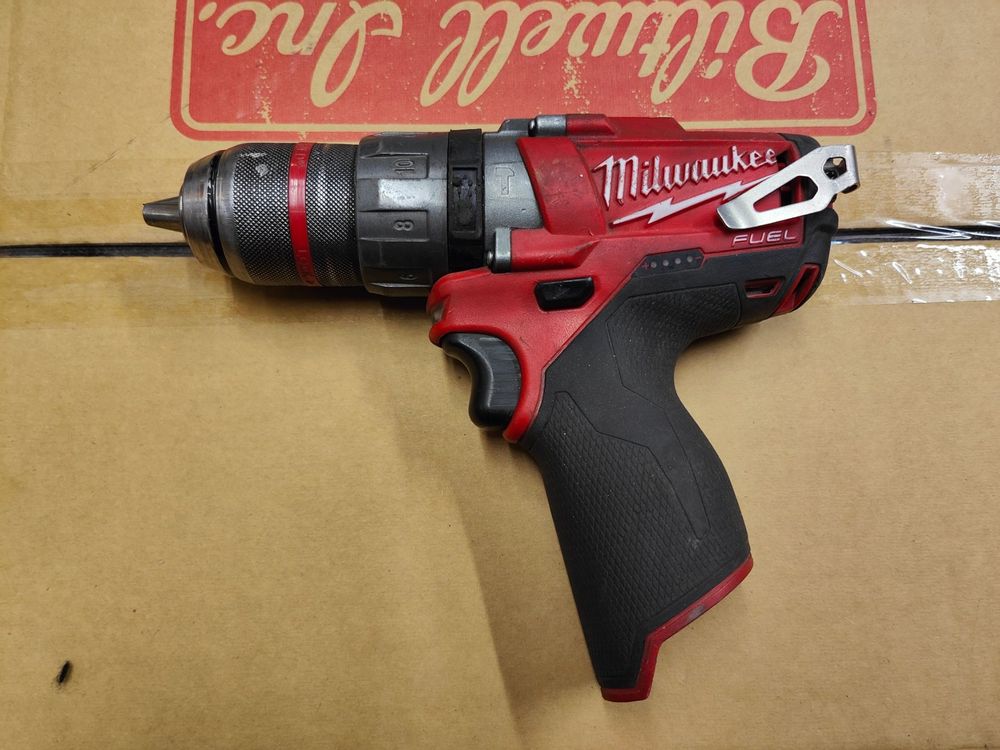 Milwaukee M12 Schrauber (Gebraucht) in Gettnau für CHF 36 – mit ...