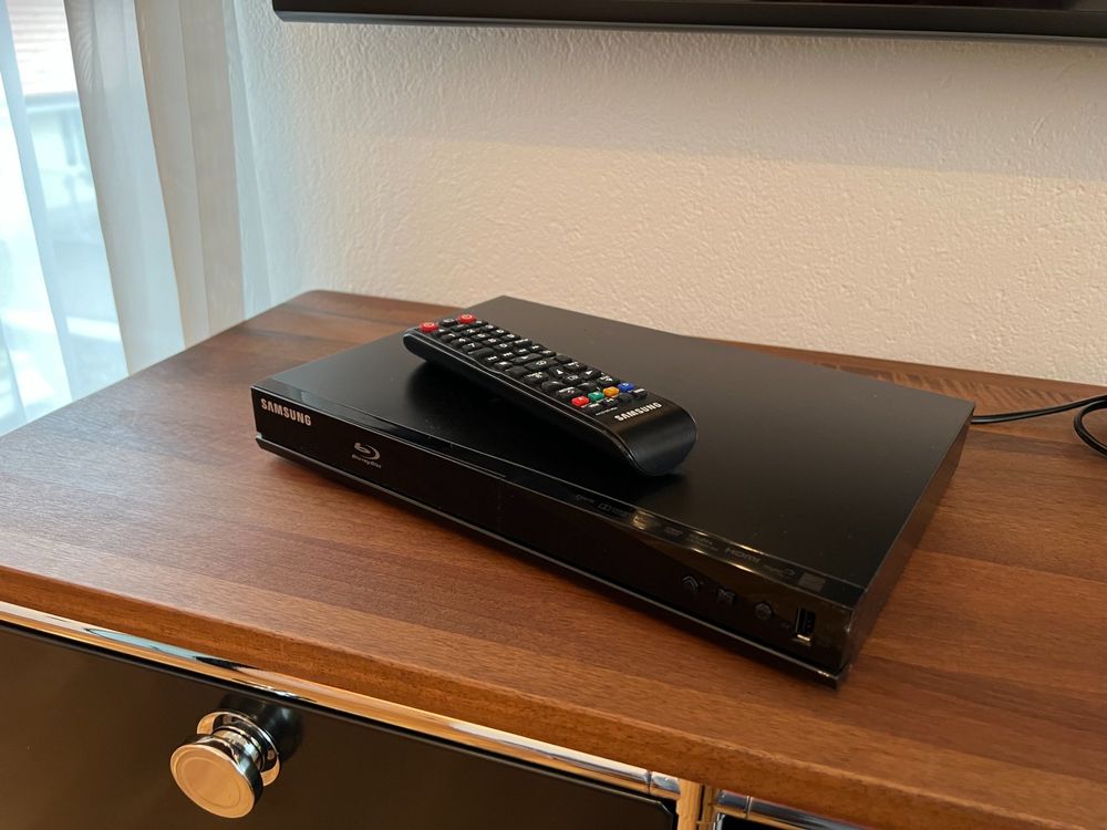 Bluray + DVD Player Samsung BD-J4500R | Kaufen auf Ricardo