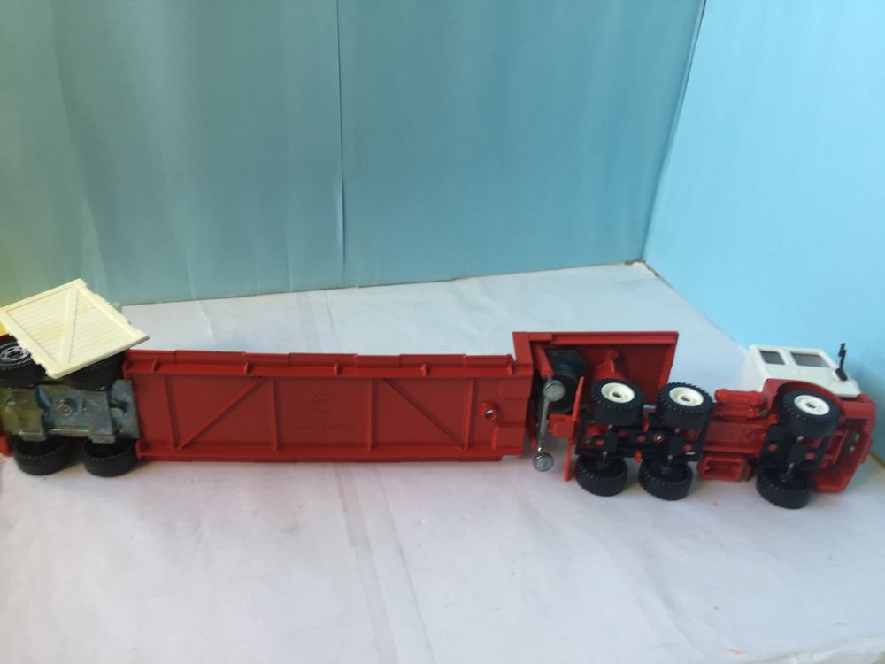 Siku Mercedes Benz Tieflader ohne OVP (Defekt) in Thun für CHF 3 – mit Lieferung auf Ricardo kaufen