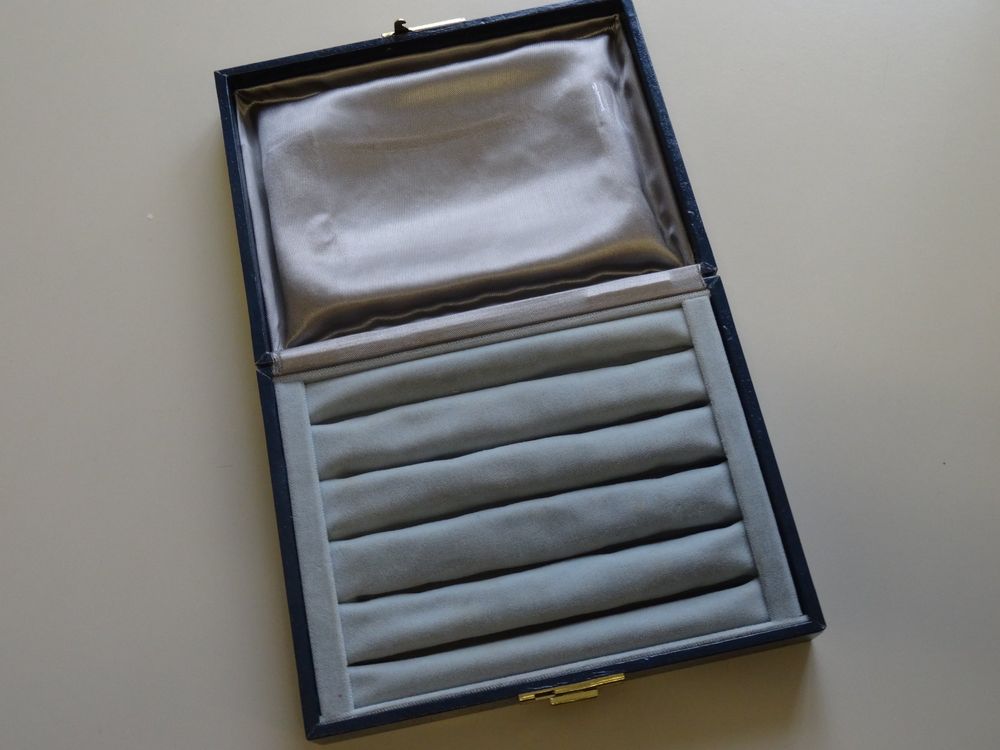 Fingerring-Box | Kaufen auf Ricardo