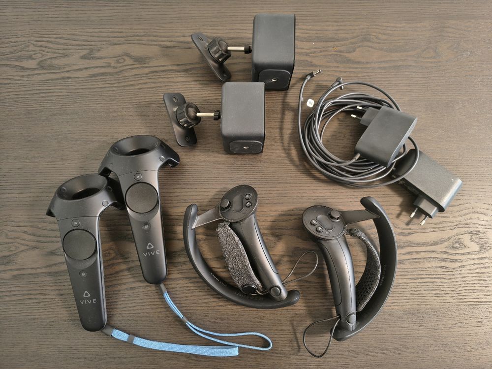 2x Valve Index Controller, Vive Controller und Basestations (Gebraucht ...