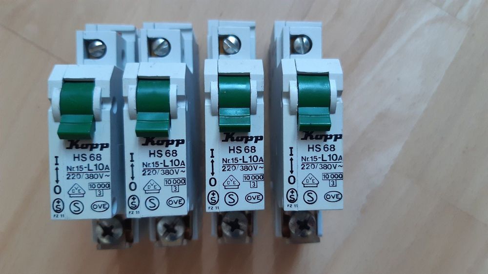 Unicomp 557 +REX Zeitschaltuhr Dig.+FI (Gebraucht) in hinwil für CHF 70 ...